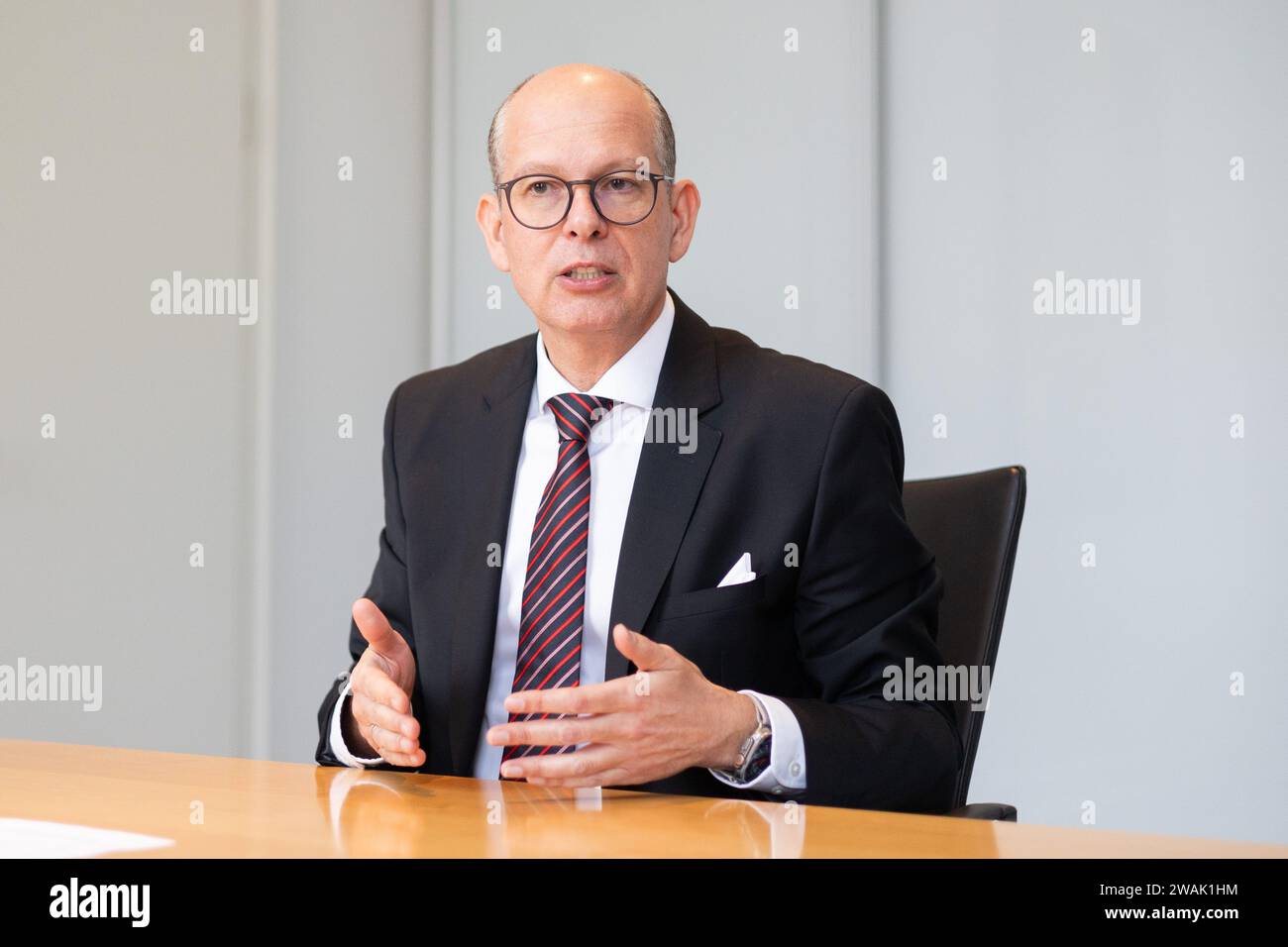 Mainz, Deutschland. Januar 2024. Prof. Dr. Ralf Kiesslich spricht im Interview mit der Deutschen ...