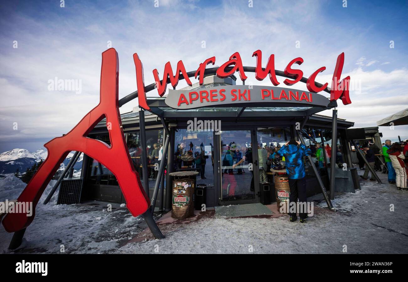 05.01.2024, Schladming, AUT, unterwegs in Steiermark, Almrausch, Apres Ski, Apresski, Themenbild ...