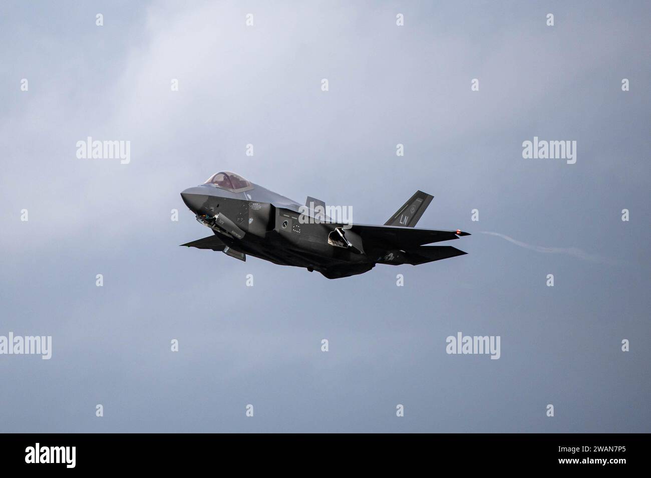 Eine F-35A Lighting II der US Air Force, die der 495th Fighter Squadron ...
