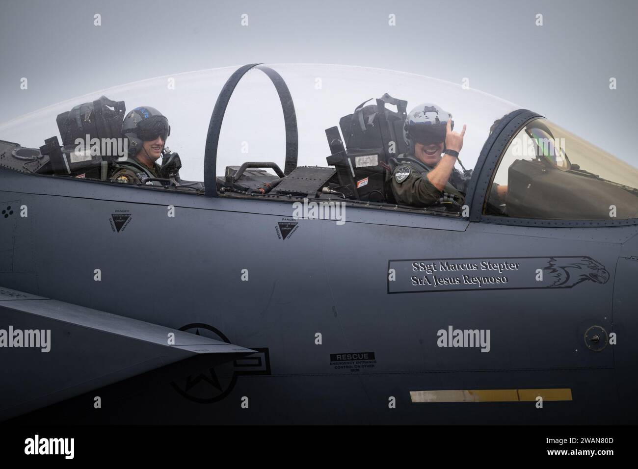 Von links: Major Daniel „Linc“ Pierson der US-Luftwaffe, Offizier der F ...