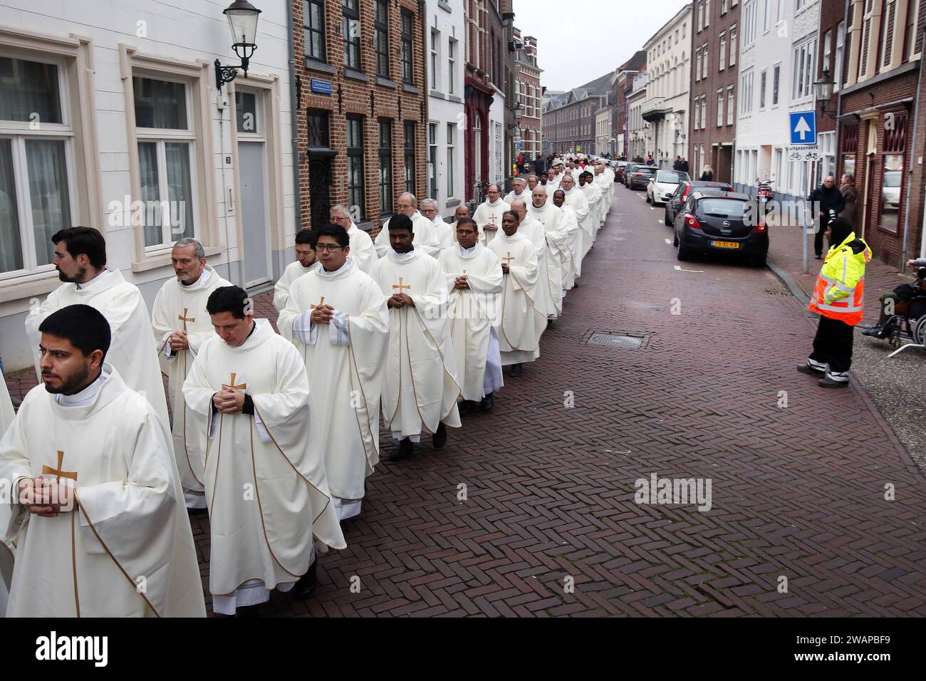 ROERMOND - Prozession Richtung St. Christopher's Cathedral, für die ...