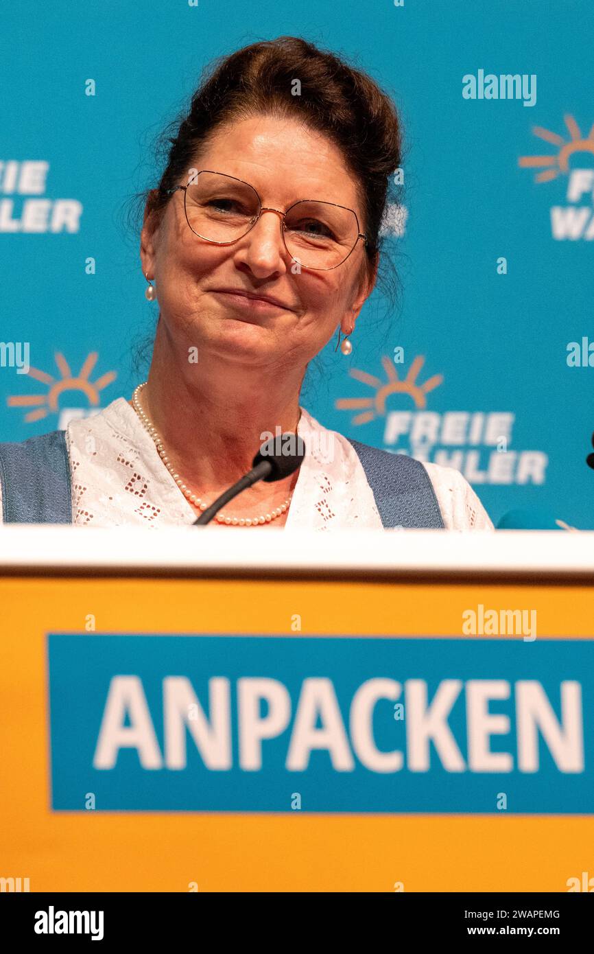 06. Januar 2024, Bayern, Bad Füssing: Christine Singer ...