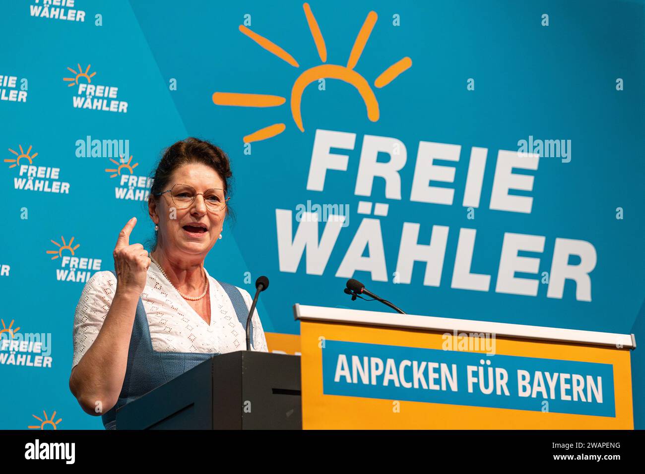 06. Januar 2024, Bayern, Bad Füssing: Christine Singer ...