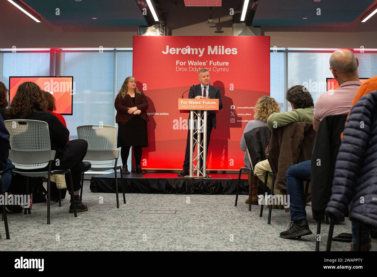 Start der Jeremy Miles Kampagne, um der nächste Führer der walisischen ...