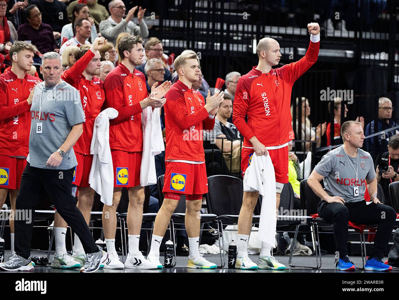 Dänemarks Cheftrainer Nikolaj Jacobsen. Das Handballspiel der Männer im ...