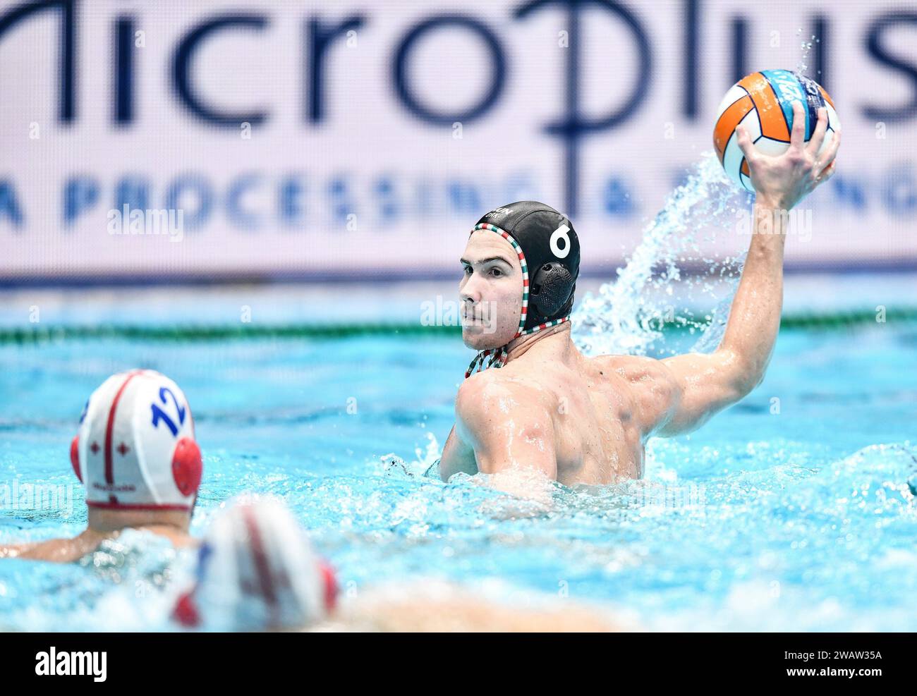 (240107) -- ZAGREB, 7. Januar 2024 (Xinhua) -- Adam Nagy (R) aus Ungarn ...