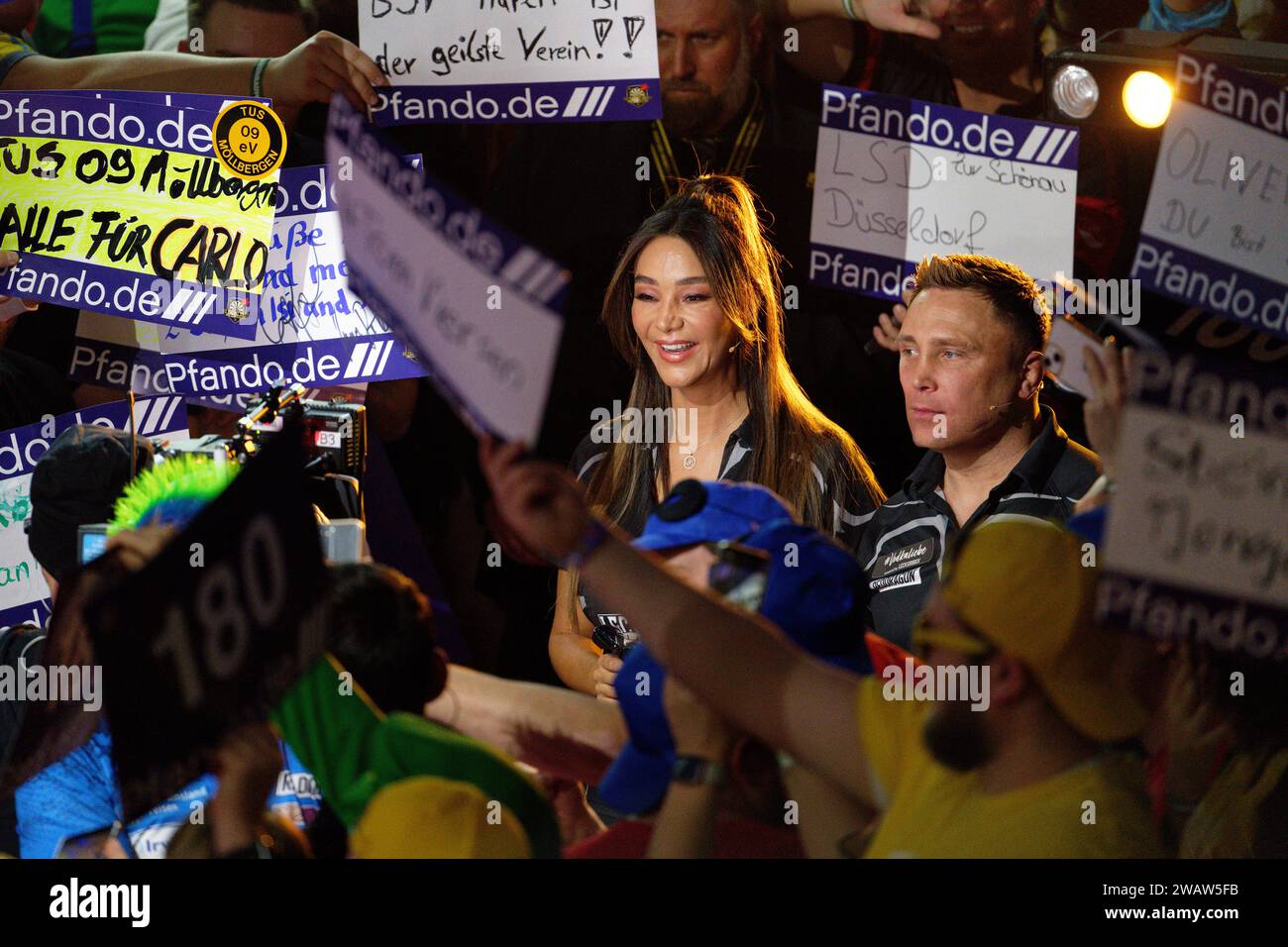 Promi dart wm -Fotos und -Bildmaterial in hoher Auflösung – Alamy