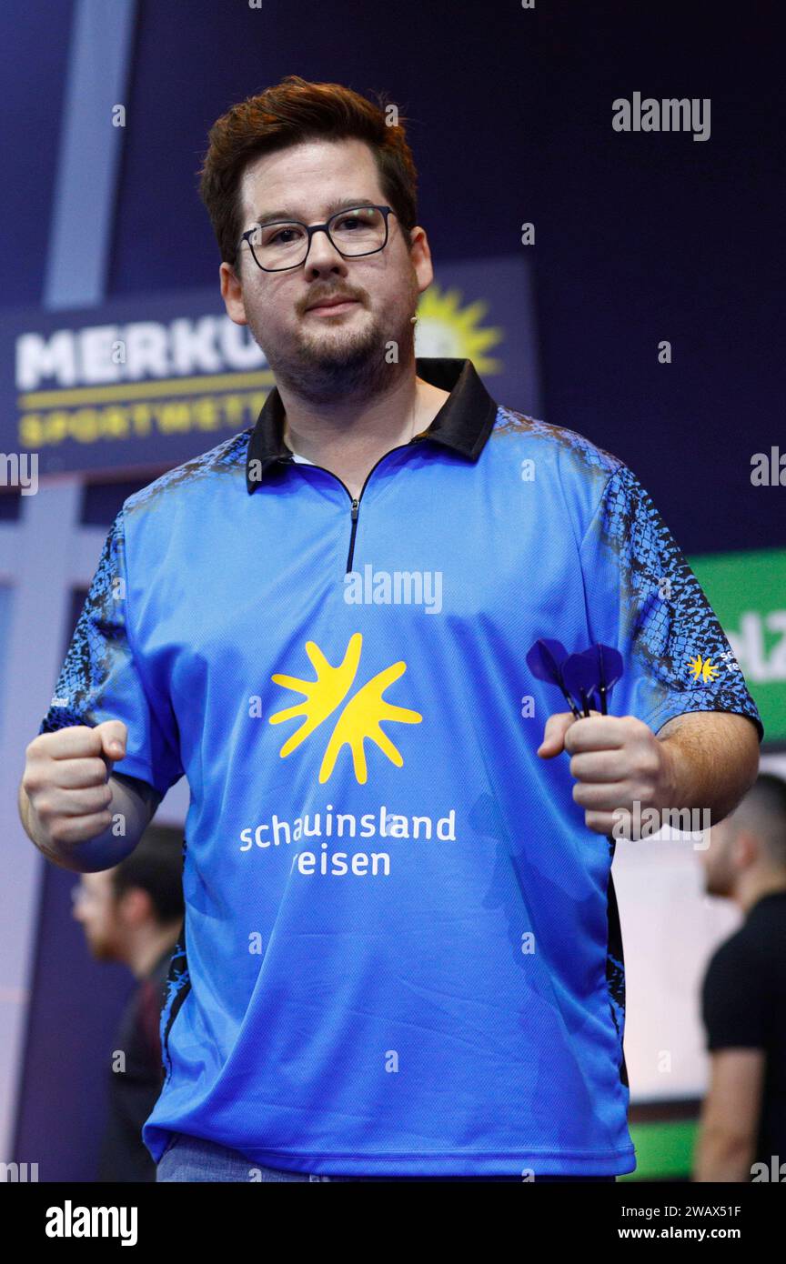 Chris Tall bei der Promi-Darts-WM 2024 im Maritim Hotel. Düsseldorf, 06 ...