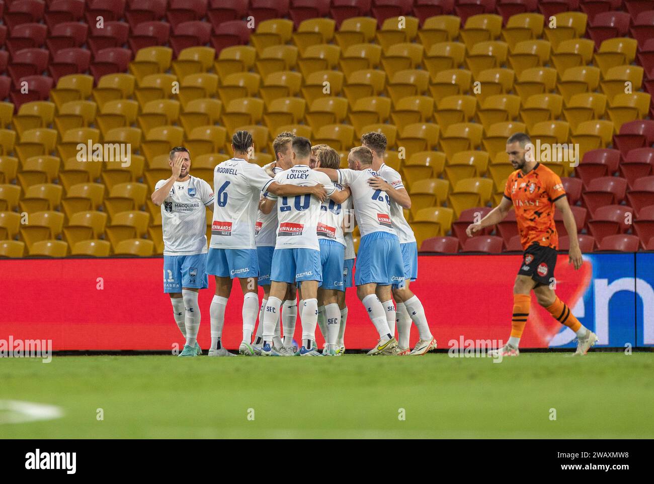 Brisbane, Australien. Januar 2024. Die Spieler des Sydney FC feiern ihr ...