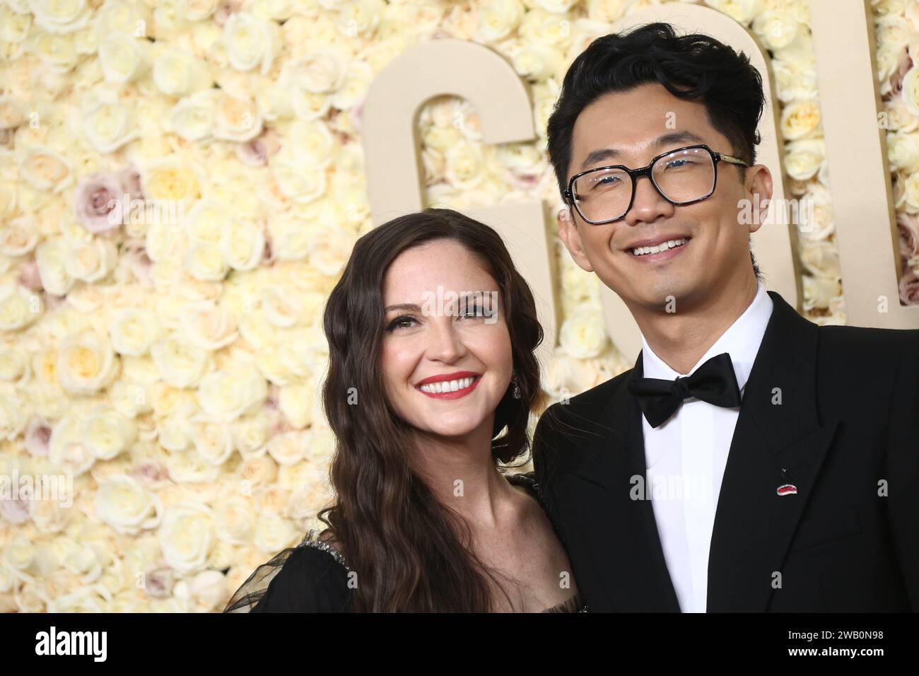 Caitlin Lee und Lee Sung Jin bei den 81. Golden Globe Awards im Beverly Hilton Hotel am 7 ...
