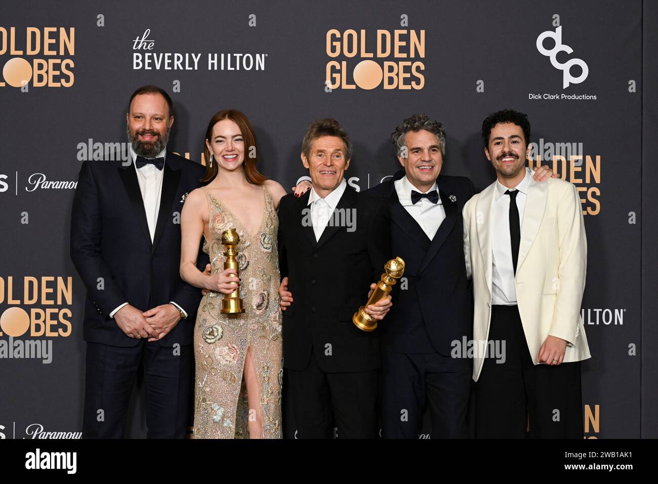 Beverly Hills, Usa. Januar 2024. Yorgos Lanthimos, Emma Stone, Willem Dafoe, Mark Ruffalo und ...