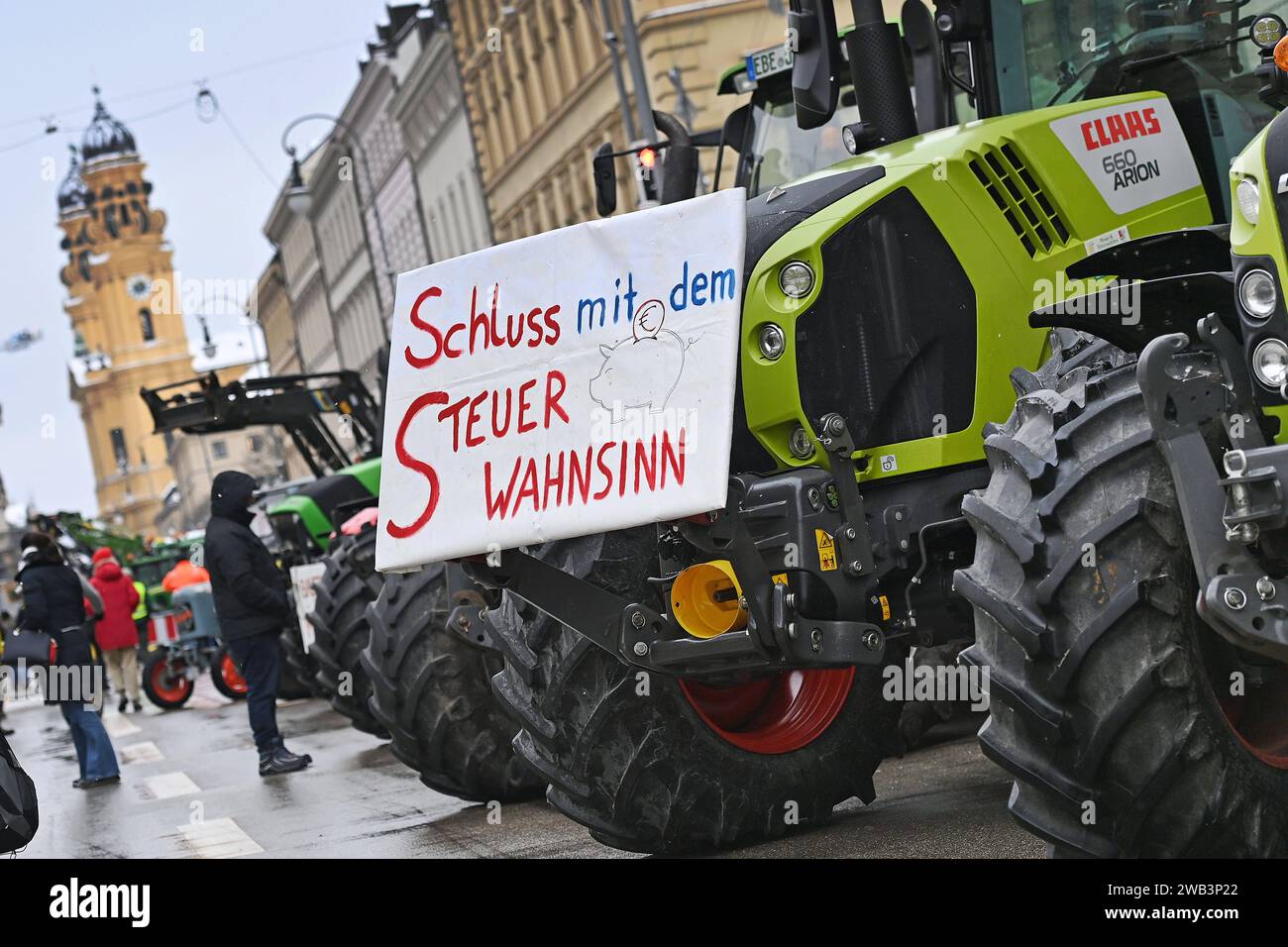 Bauernprotest am 08.01.2024 in München. Leopoldstrasse,Ludwigstrasse ...
