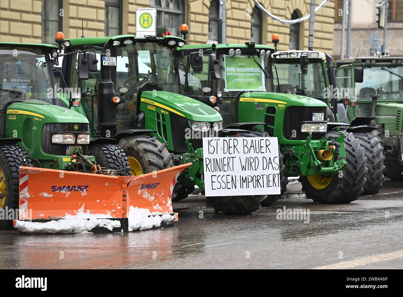 Bauernprotest am 08.01.2024 in München. Leopoldstrasse,Ludwigstrasse ...