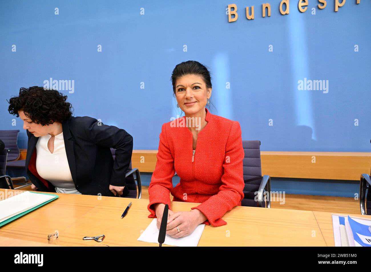 Amira Mohamed Ali Und Sahra Wagenknecht Bei Der Bundespressekonferenz