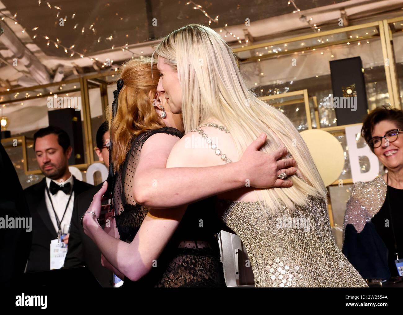 Beverly Hills, Usa. Januar 2024. Sarah Snook und Elizabeth Debicki bei ...