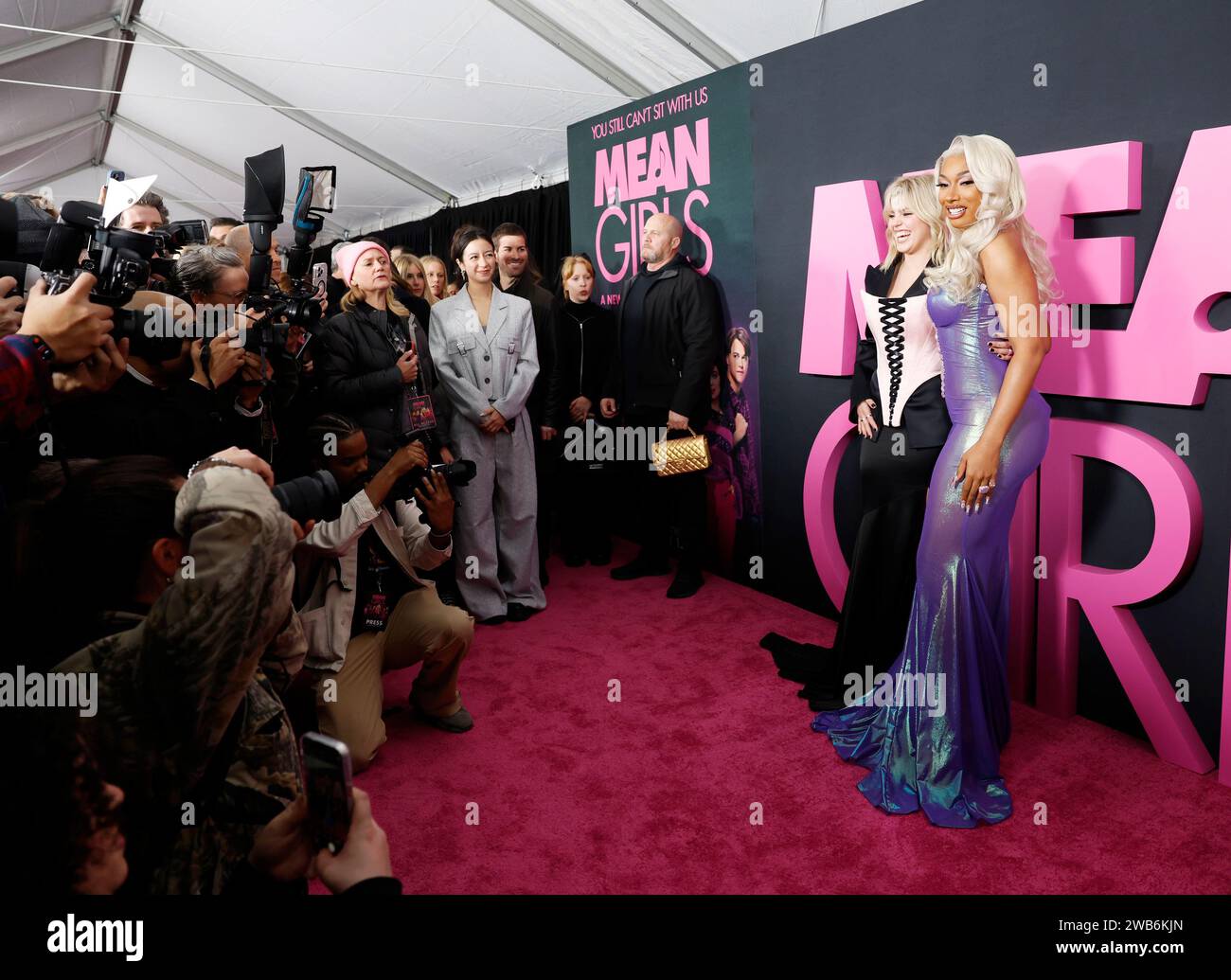 New York, Usa. Januar 2024. Renee Rapp und Megan Thee Stallion kommen ...