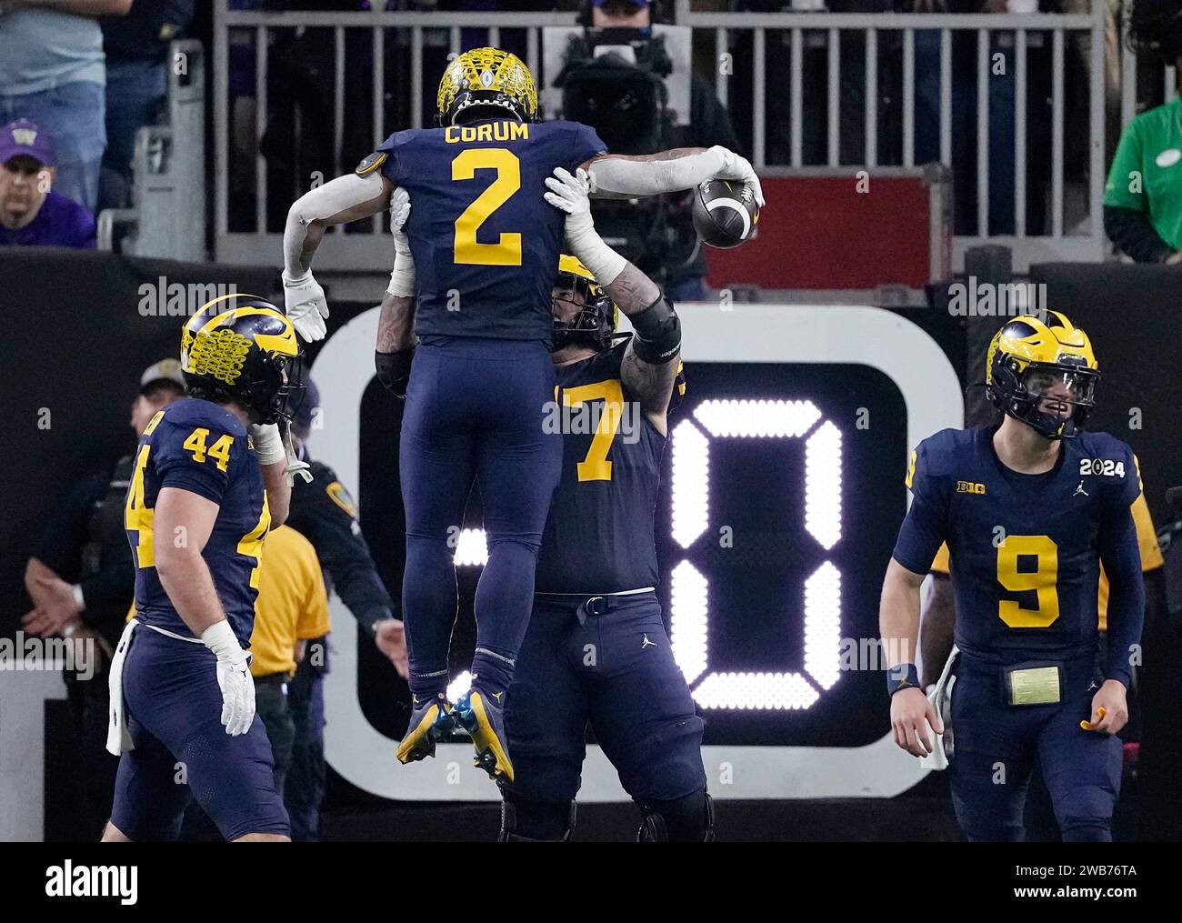 Houston, Usa. Januar 2024. Michigan Wolverines Running Back Blake Corum (2) feiert, nachdem er ...
