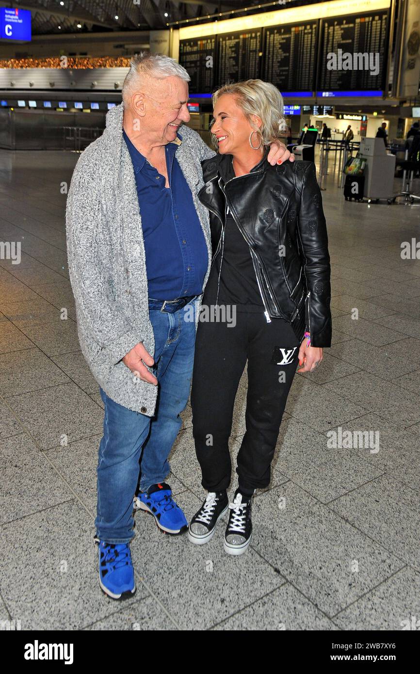 RTL - Dschungelcamp 2024. Heinz Hoenig mit seiner Frau Annika Kärsten ...
