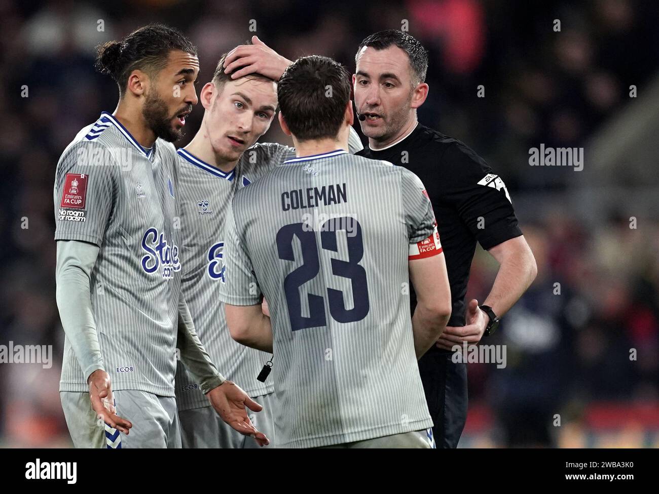 Dateifoto vom 01.01.2024 von Evertons Dominic Calvert-Lewin (links) mit ...