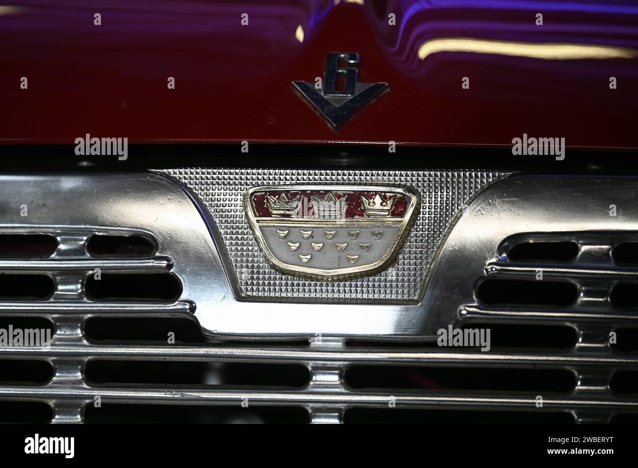 altes Logo, Schriftzug mit Wappen von Köln des Autoherstellers FORD an ...