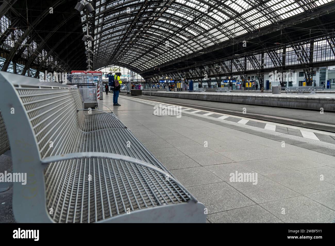 Elegantes Sie Fahren Zur Hauptverkehrszeit Bild