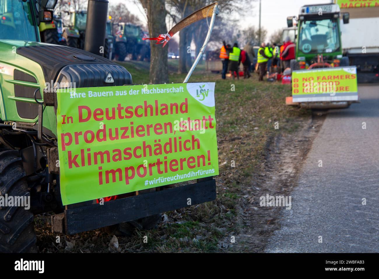 Bauernproteste in der Südpfalz nähe Landau: Bei Hochstadt blockierten ...