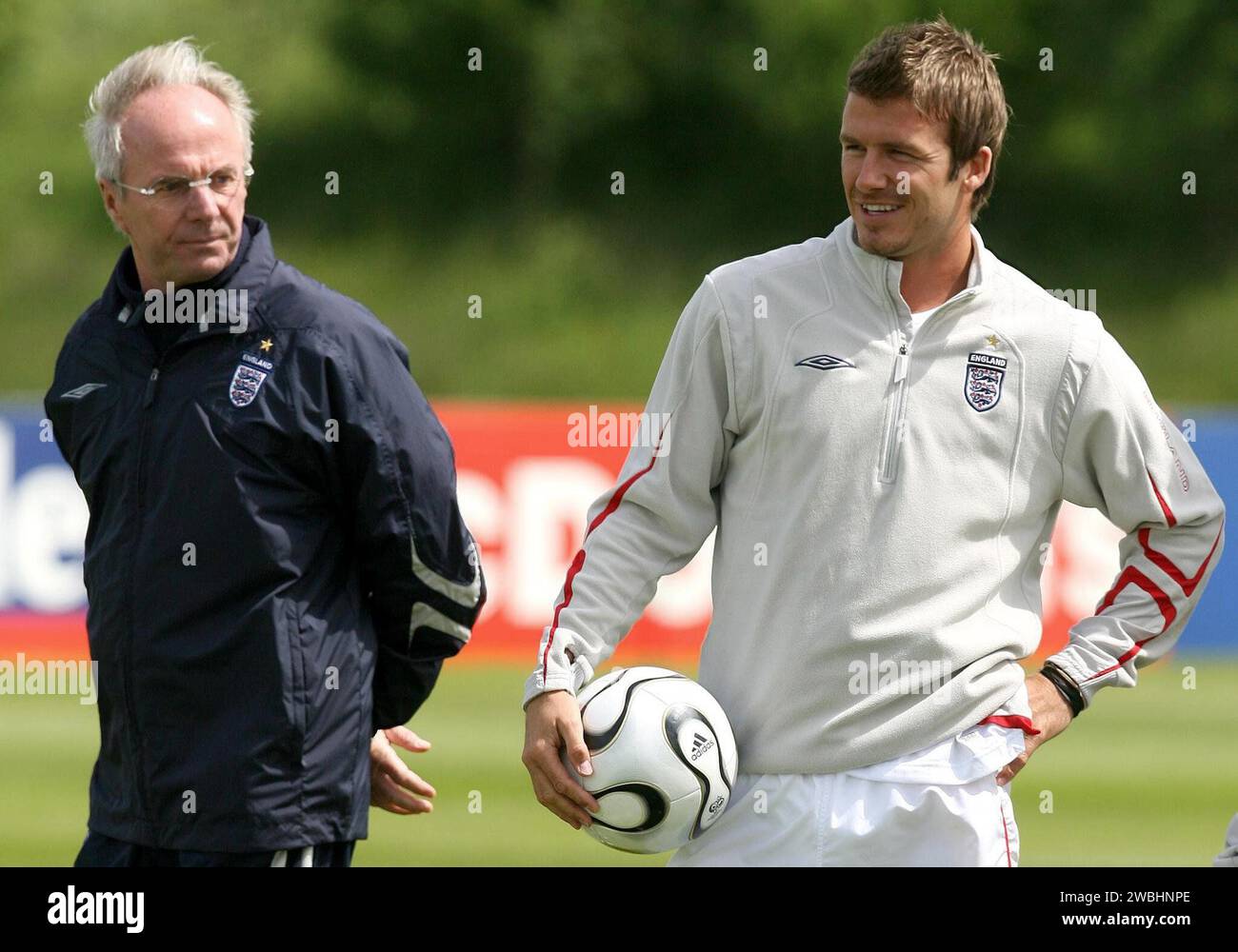Aktenfoto vom 06/06 von Sven-Goran Eriksson und David Beckham. Bei Sven ...