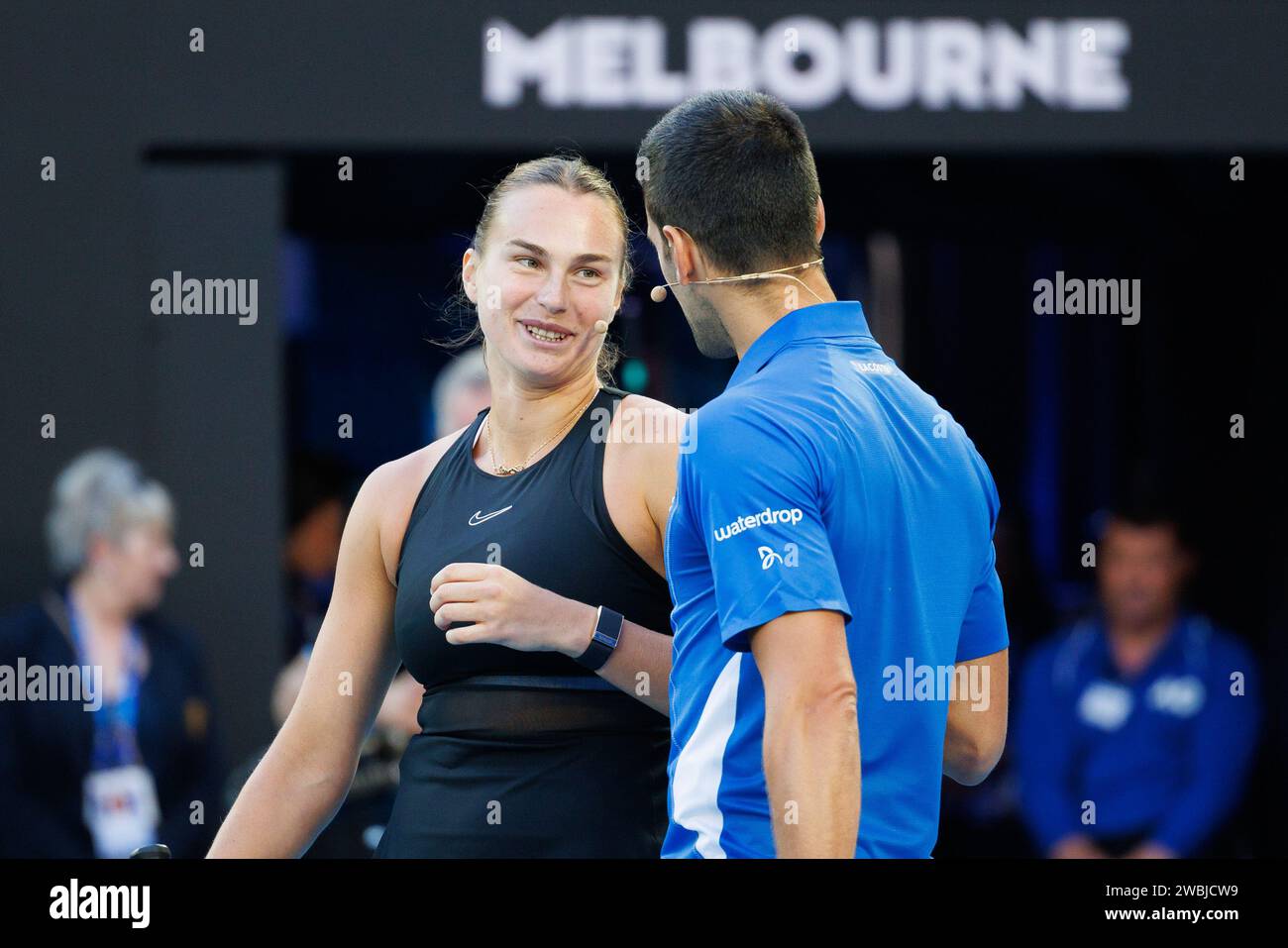 11. Januar 2024: Aryna Sabalenka und Novak Djokovic treten für ein ...