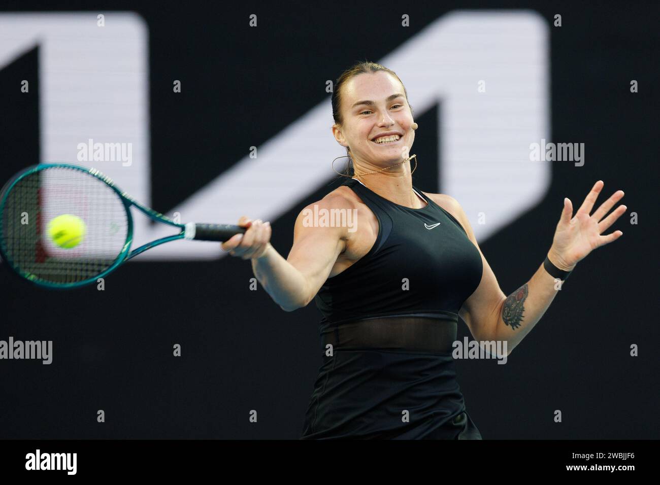 11. Januar 2024: Aryna Sabalenka in Aktion in der Rod Laver Arena bei einer Benefizveranstaltung ...