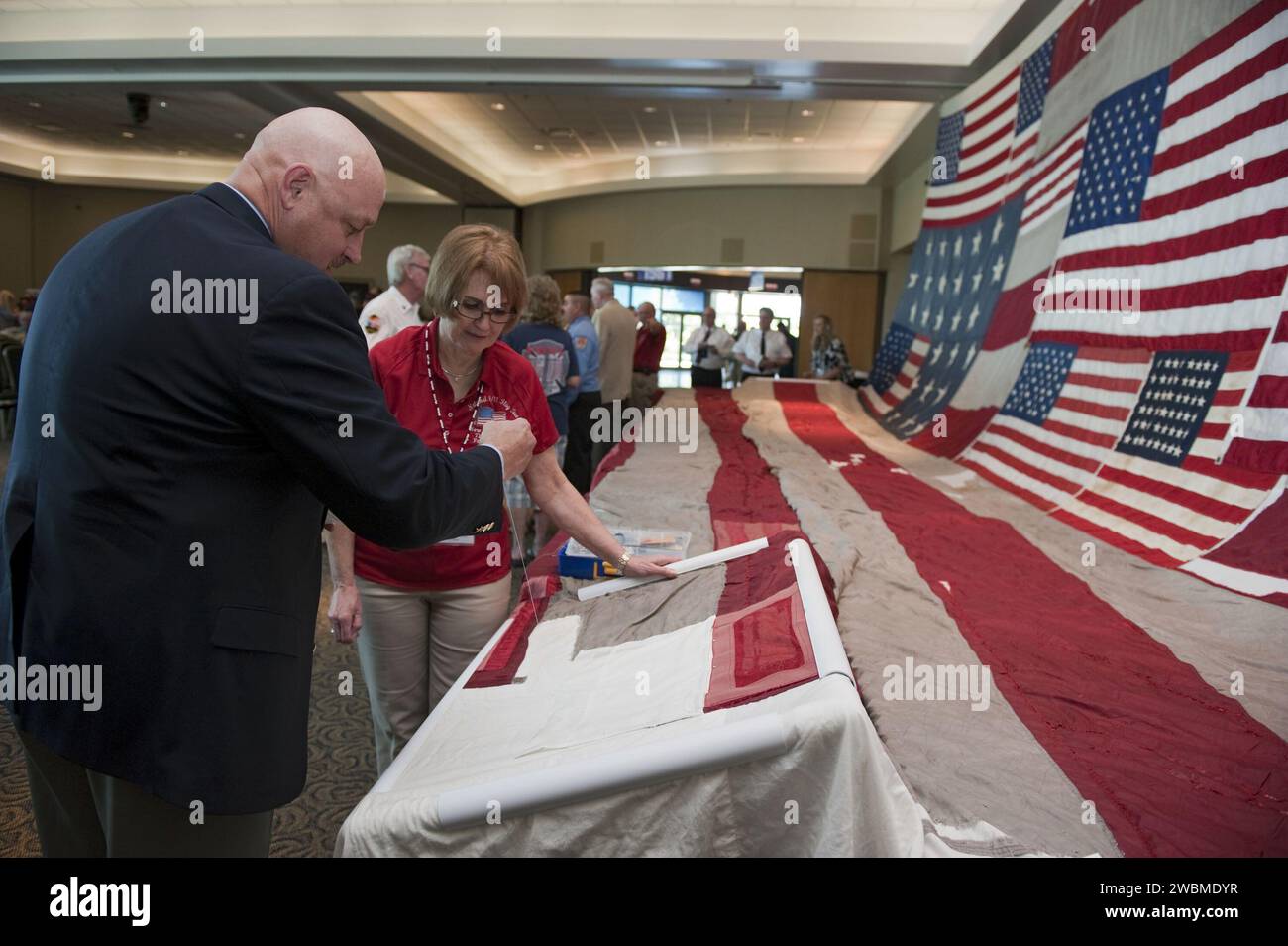 CAPE CANAVERAL, Fla. Joe Dowdy, Special Operations Manager des Kennedy ...