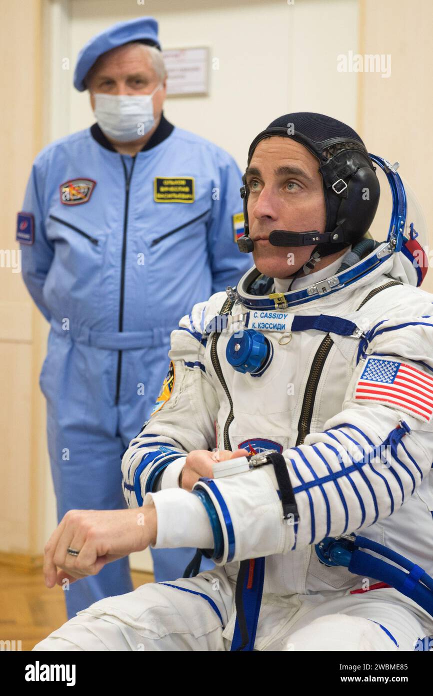Jsc2020e017080 - Expedition 63 Preflight - Chris Cassidy von der NASA ...