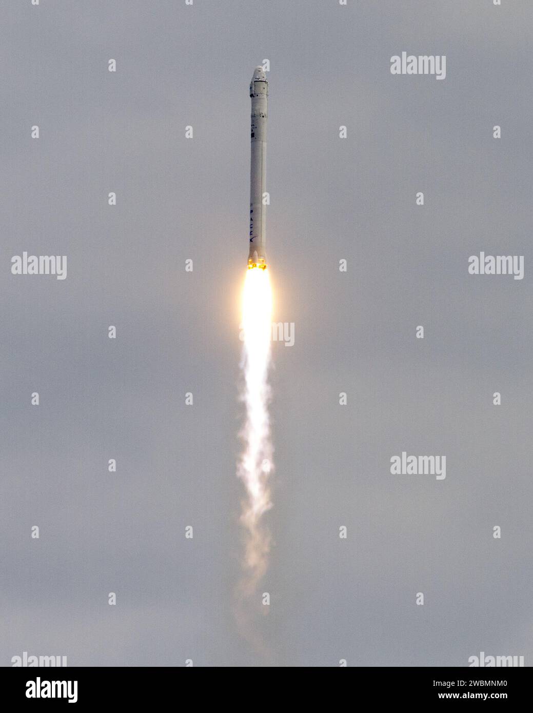 CAPE CANAVERAL, Fla. -- Eine Raumforschungstechnologie, oder SpaceX ...