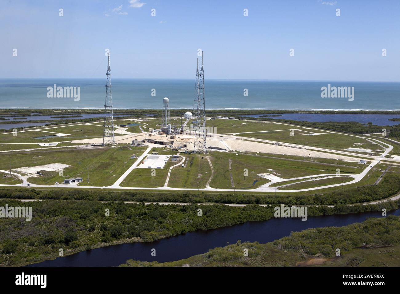 CAPE CANAVERAL, Fla. – Eine Luftaufnahme von Westen nach Osten zeigt ...