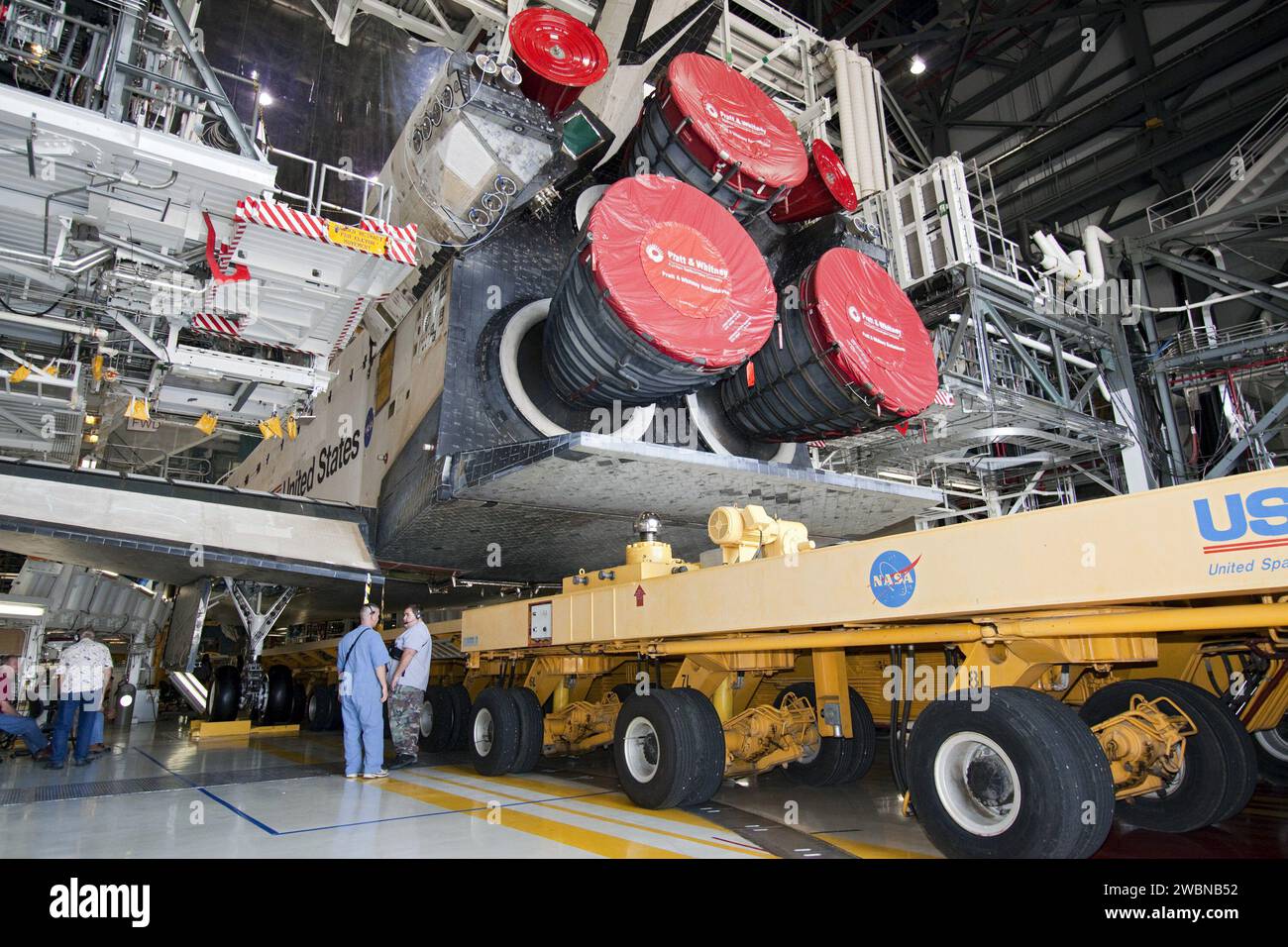 CAPE CANAVERAL, Fla. -- in der Orbiter Processing Facility-1 im Kennedy ...