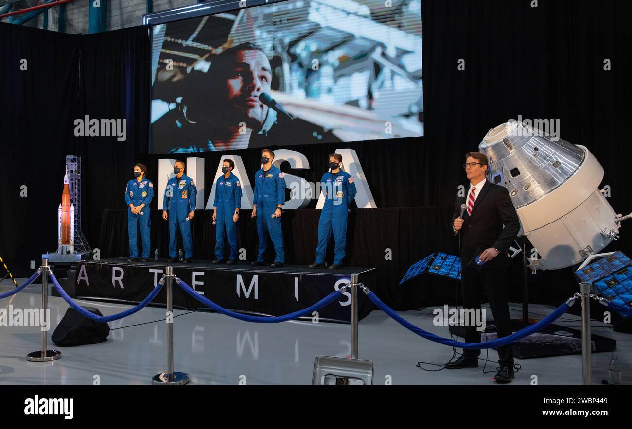 Von links: Die NASA-Astronauten Jessica Meir, Joseph Acaba, Jessica ...