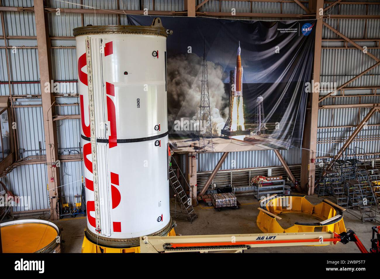 In der Rotation, Processing and Surge Facility im Kennedy Space Center ...