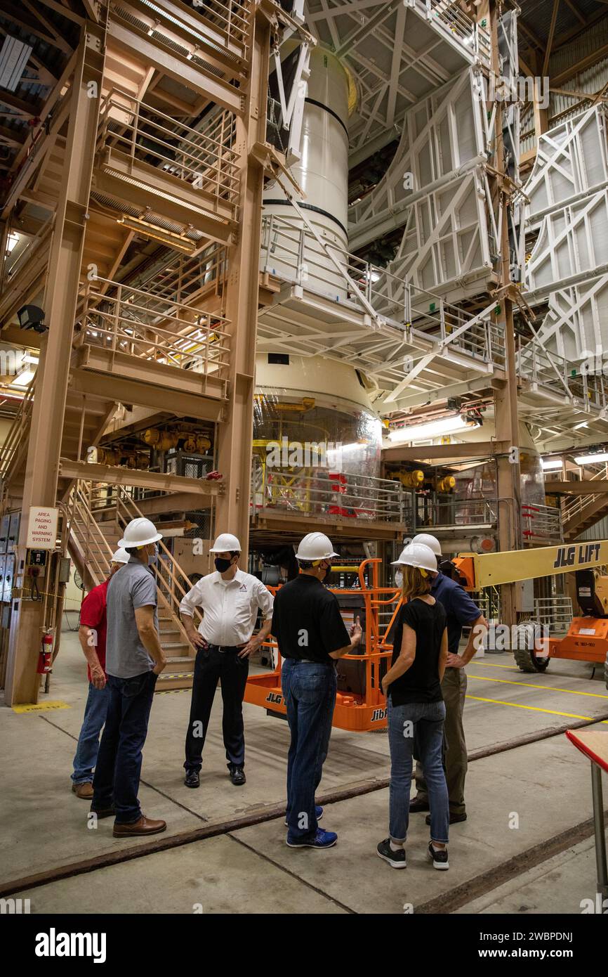 Kathy Lueders (rechts), die Associate-Administratorin für Human ...