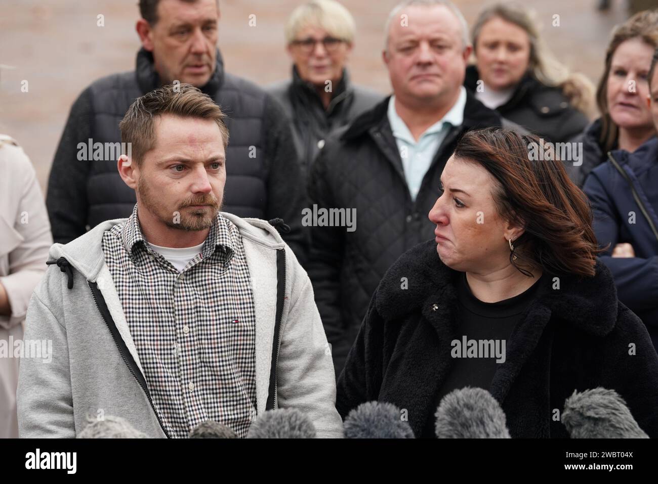 Sam Phillips, der Vater von Alfie Phillips, mit seiner derzeitigen ...