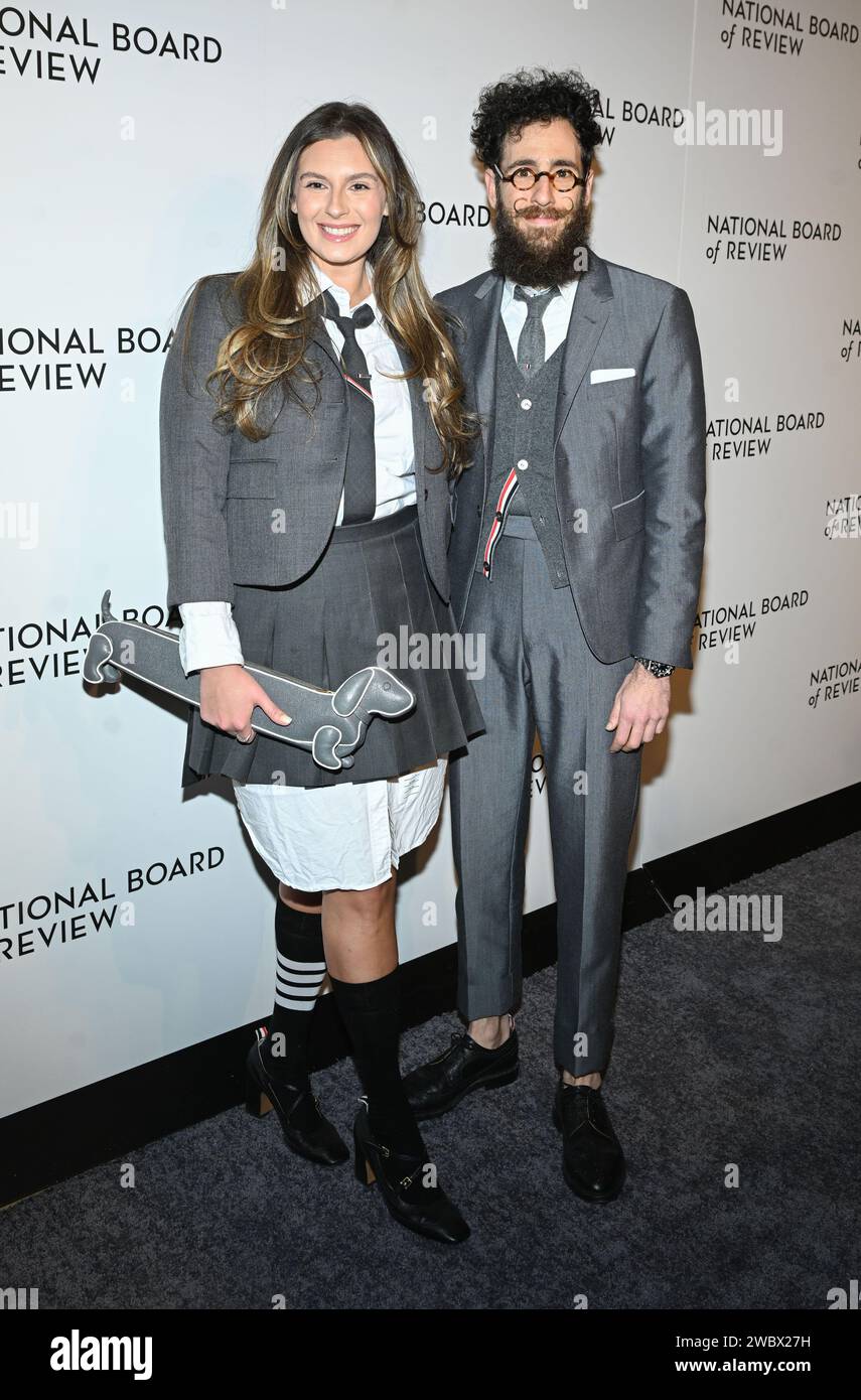 New York, USA. Januar 2024. Marisa Hunt und Benjamin Marks nehmen am 11 ...