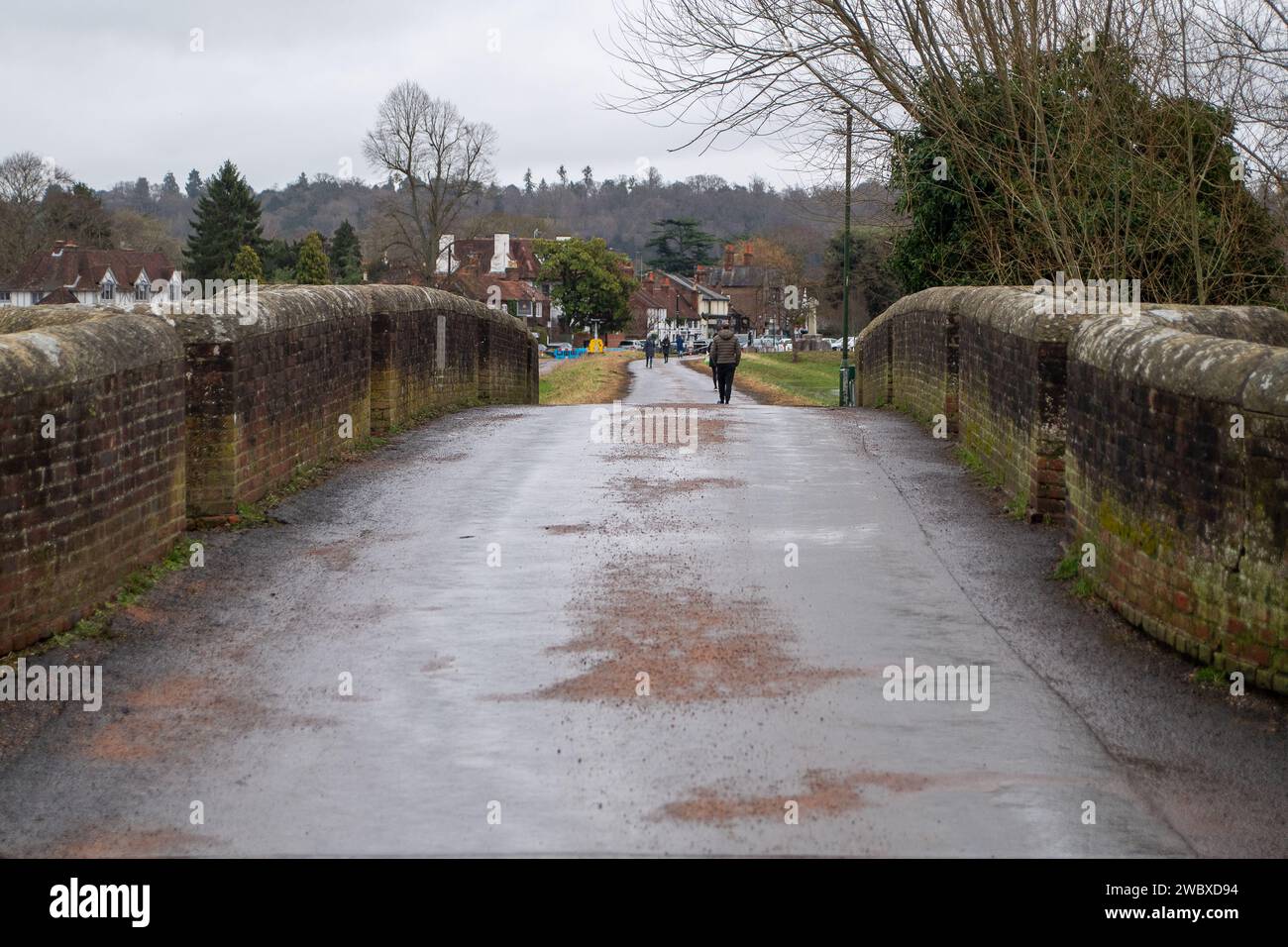Cookham, Großbritannien. Januar 2024. Die Hauptstraße über Cookham Moor ...