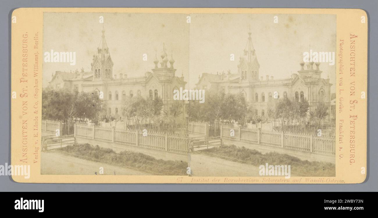 Blick auf eine Kirche der Schwestern der Gnade in St. Petersburg, L ...