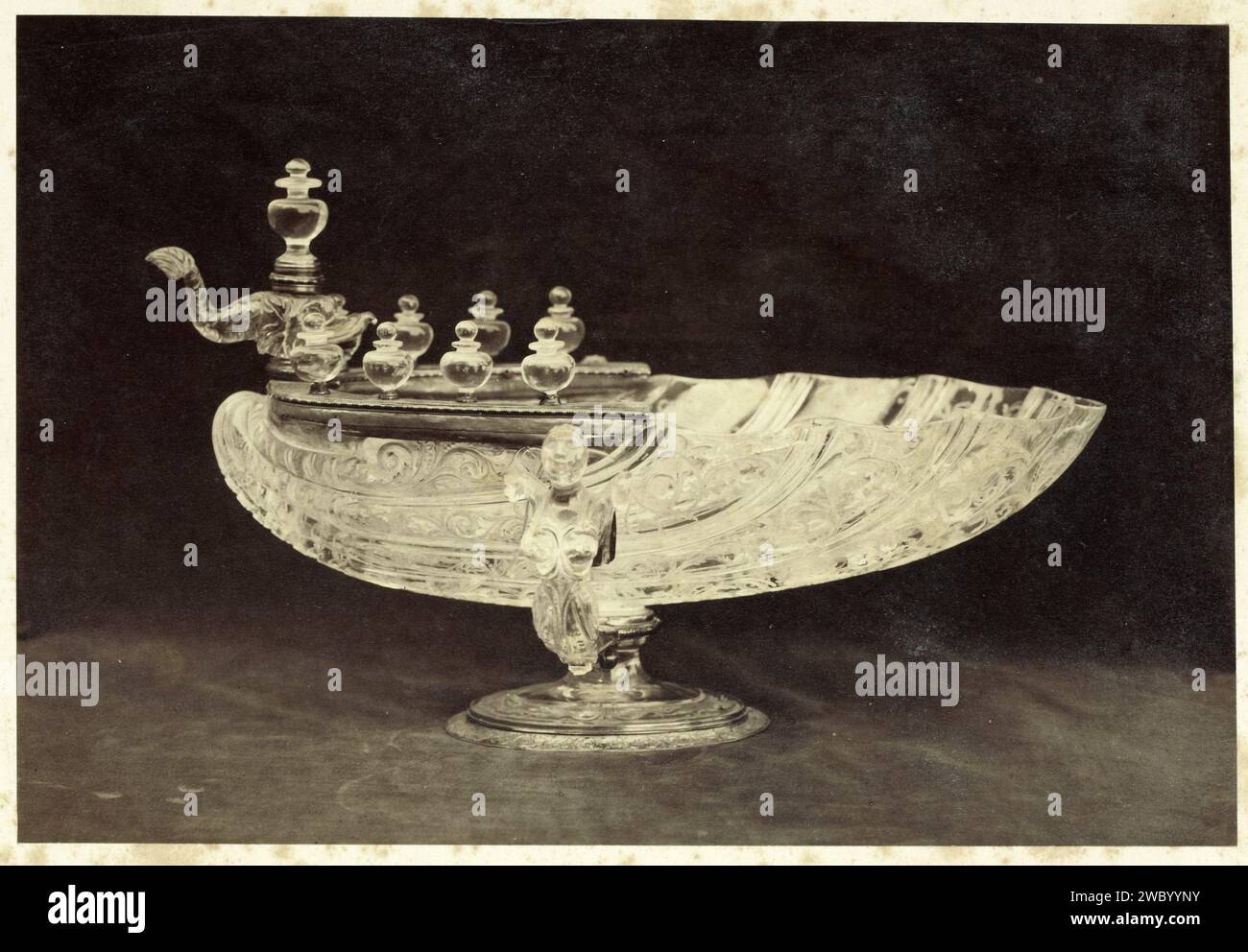 Kristalle gravierte schalenförmige Skala aus dem Louvre, Charles ...