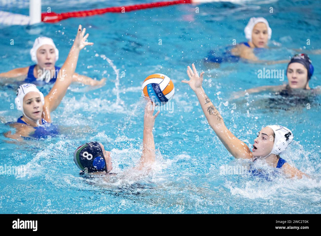 EINDHOVEN – Roberta Bianconi (Italien) und Nikoleta Eleftheriadou ...