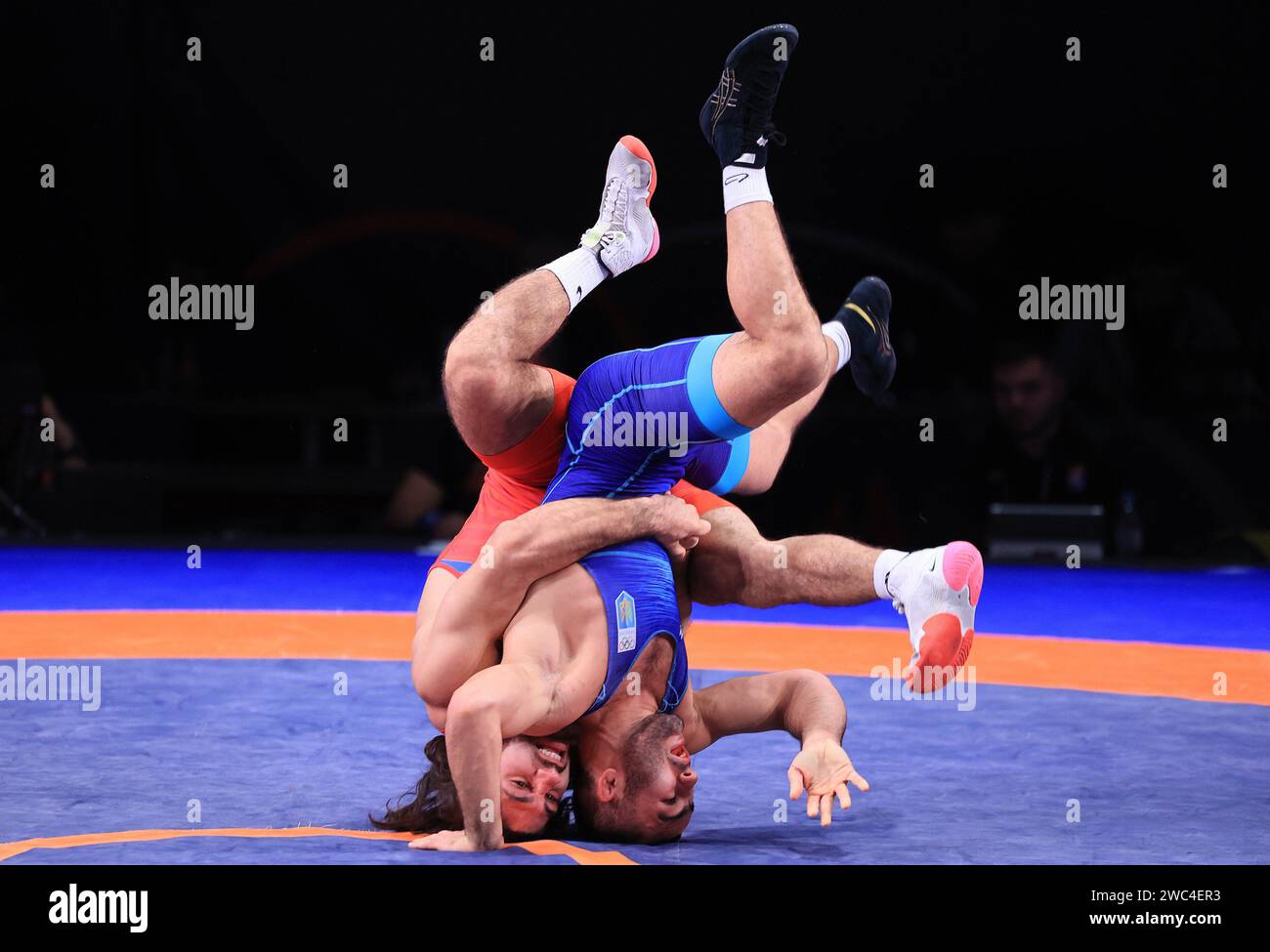 (240114) -- ZAGREB, 14. Januar 2024 (Xinhua) -- Gagik Mishai Snjoyan (L ...