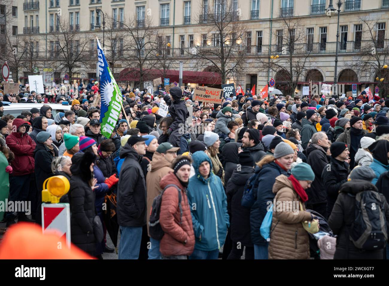 Berliner Protest gegen AFD-Rechten und Bauern, die im Januar 2024 ...
