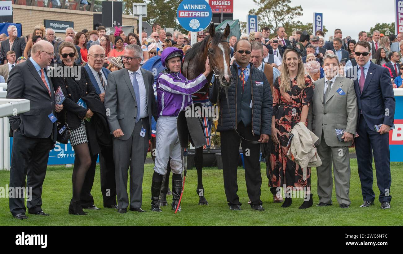 Ryan Moore gewinnt am 16. September 2023 den St Leger at Doncaster ...