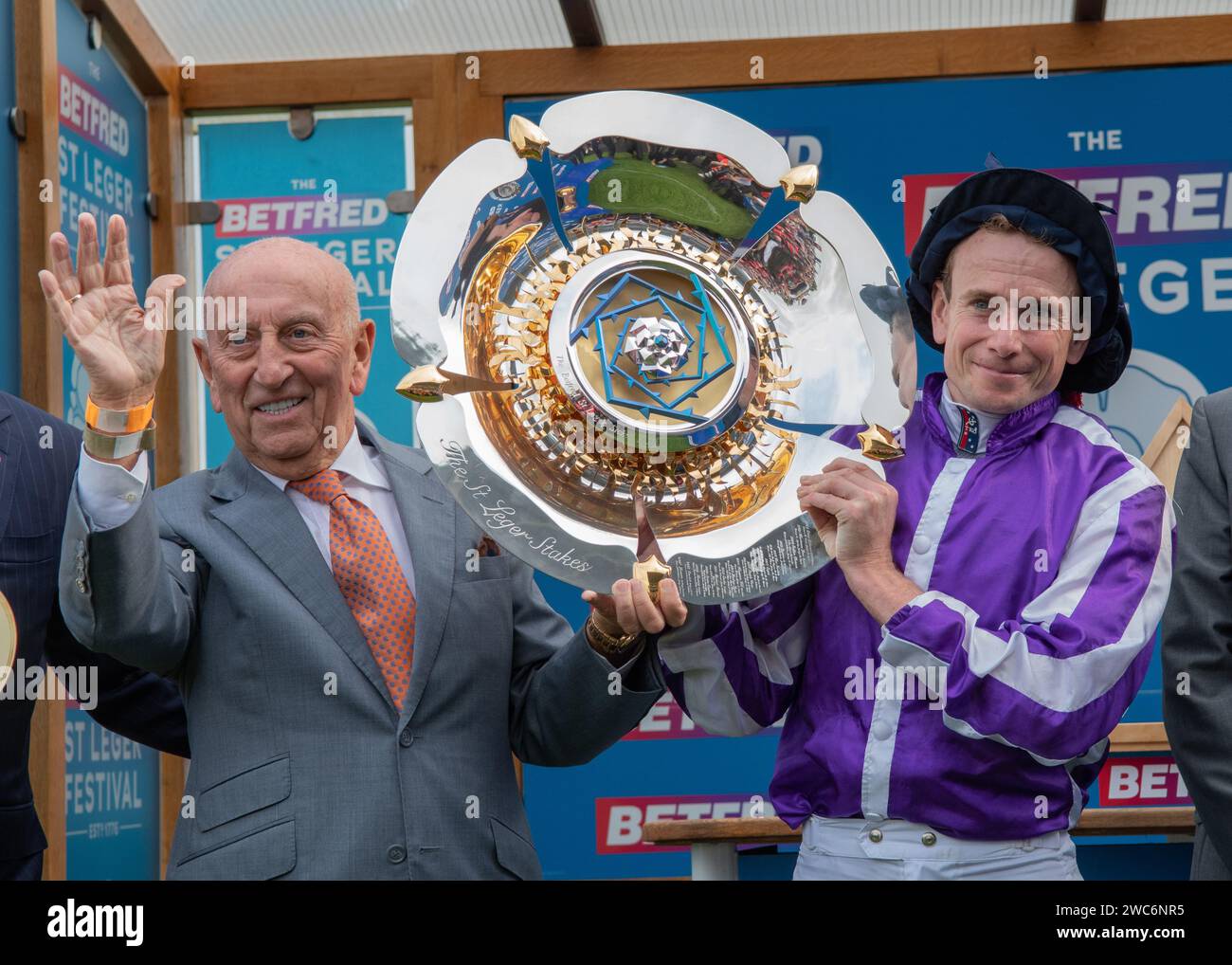 Ryan Moore gewinnt am 16. September 2023 den St Leger at Doncaster ...