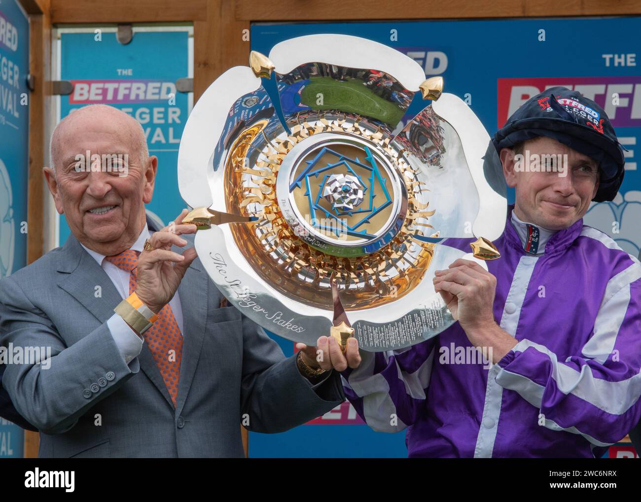 Ryan Moore gewinnt am 16. September 2023 den St Leger at Doncaster ...