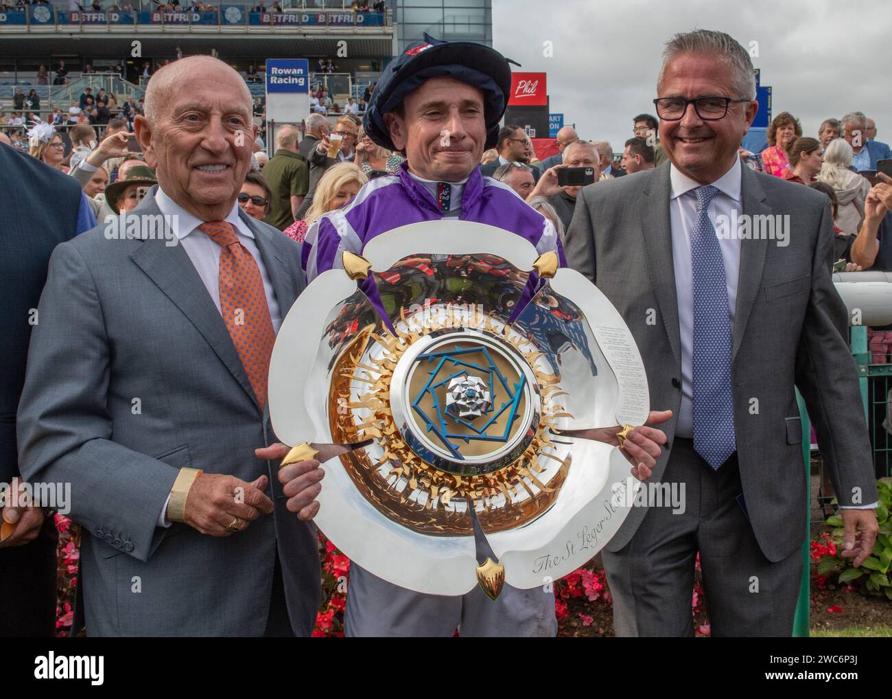 Ryan Moore gewinnt am 16. September 2023 den St Leger at Doncaster ...