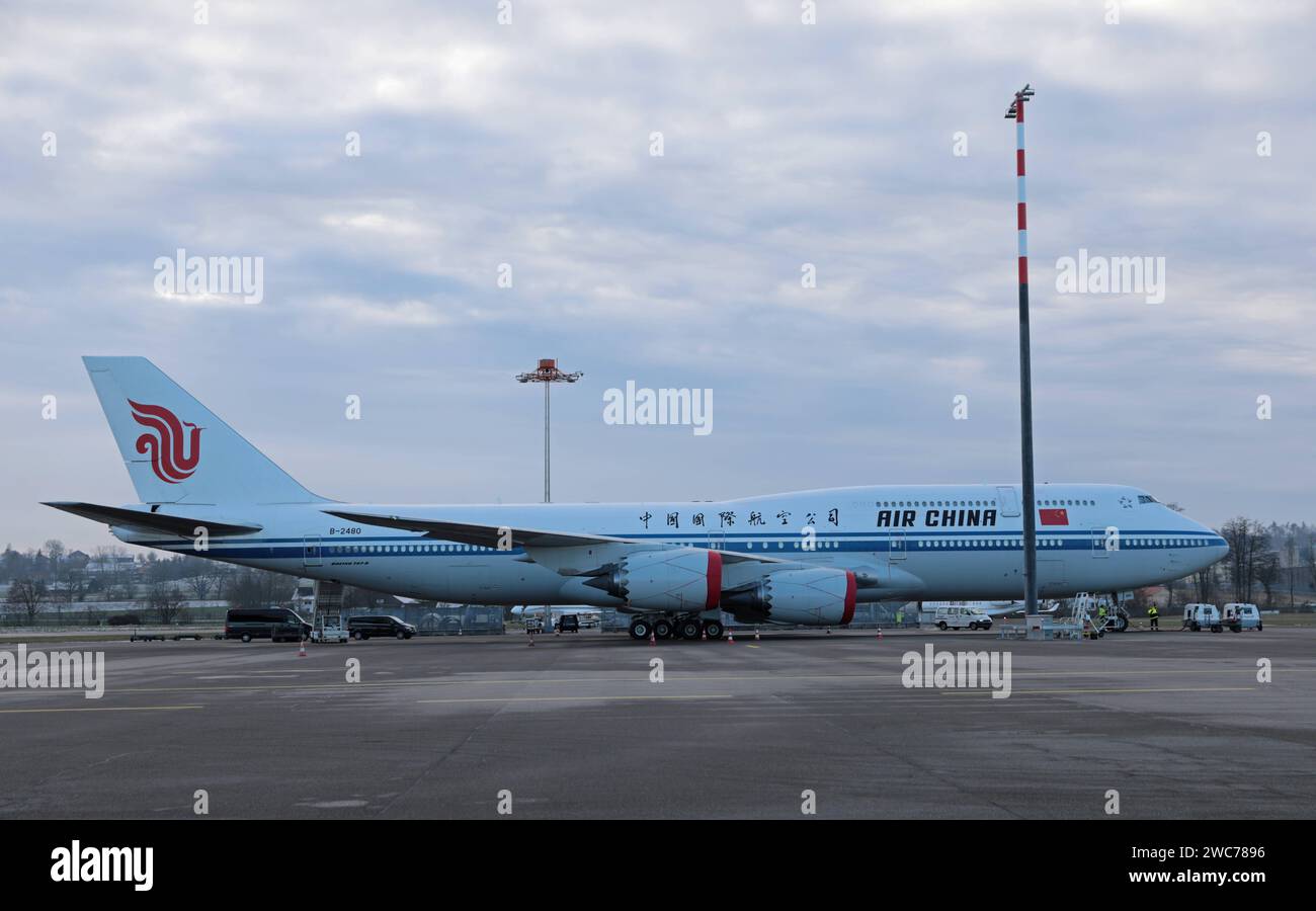 Der Premierminister der Volksrepublik China, Li Qiang, reiste mit einer ...